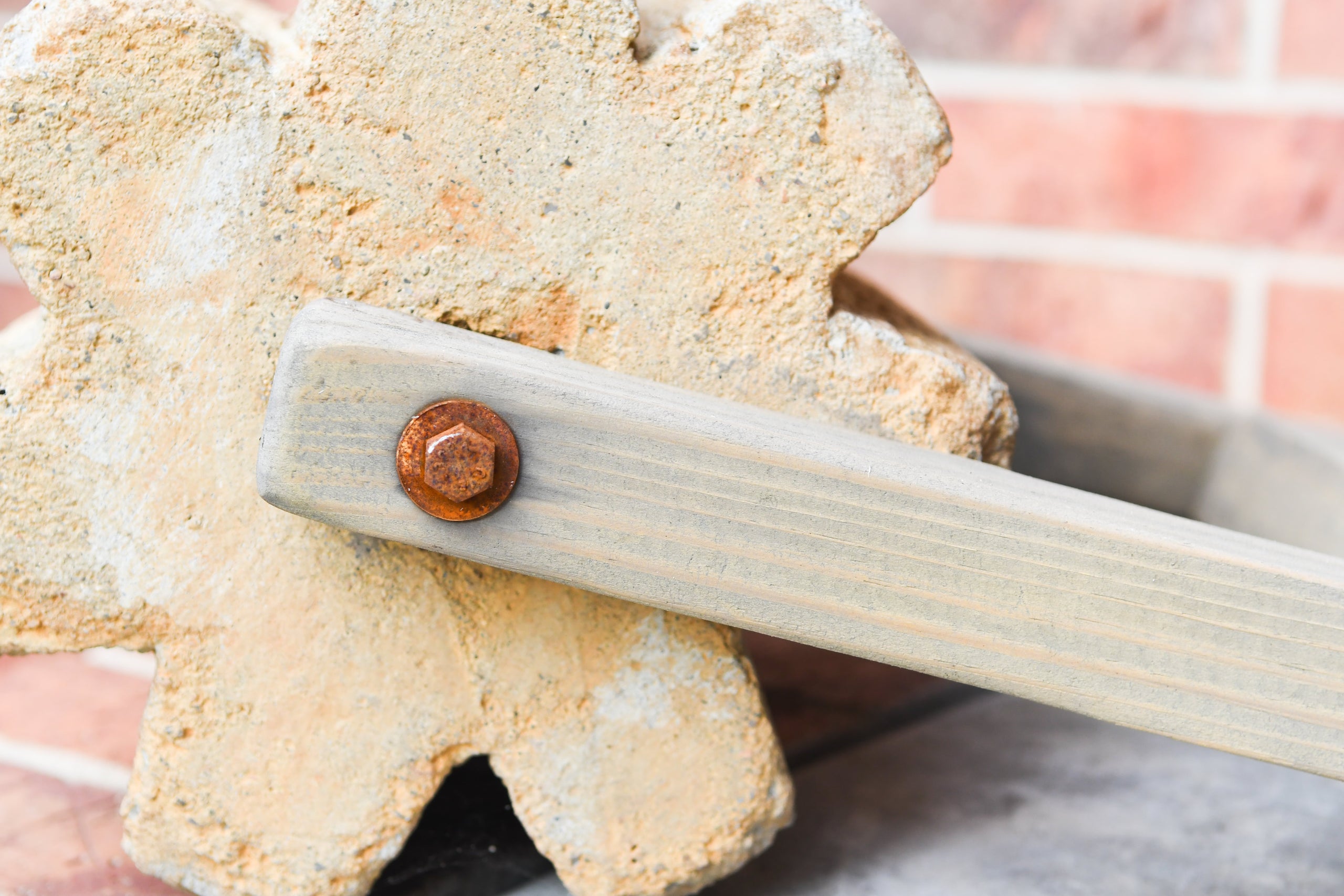 Yard Landscaping Threshing Stone in Concrete | BCWA Market Online